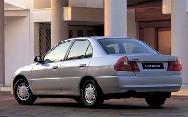 Характеристики Mitsubishi Lancer 1.3 (1995-2003): Размеры Mitsubishi Lancer